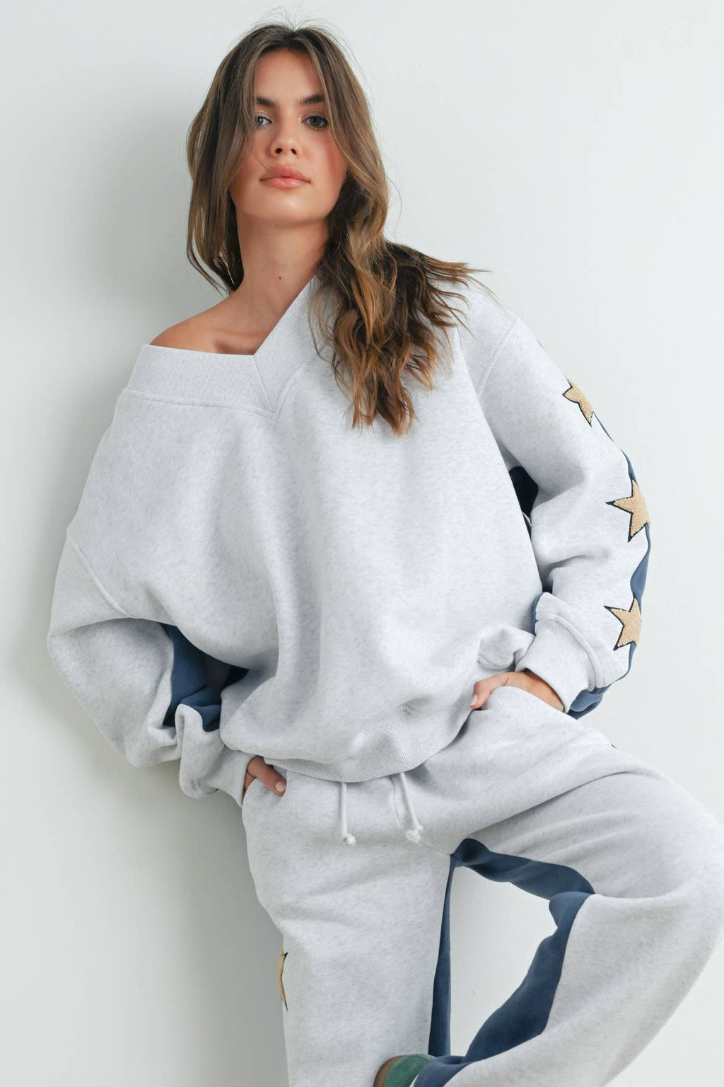 Long Sleeve Round Neck Sweatshirt with Star Detail – Hautie Out West